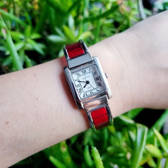 Accessories | Vintage Sg Swiss Gold Quartz Roman Numerals Watch | Poshmark